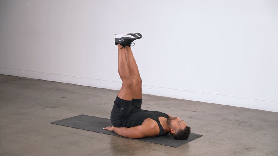 Plank with Alternating Knee Drive - JEFIT