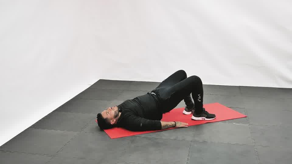 Plank with Shoulder Taps - JEFIT